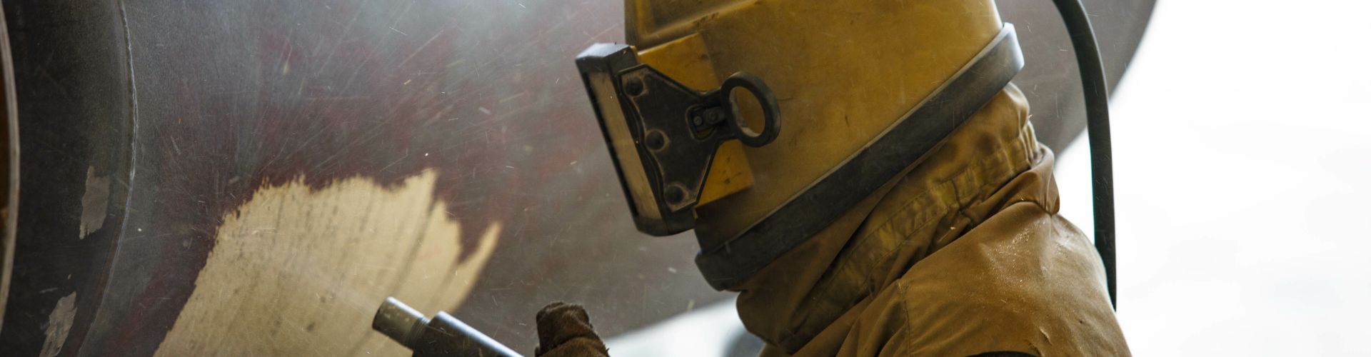 How the Process of Sandblasting Metal Works